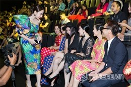 Văn hóa cúi chào của sao Việt: Kẻ bị chê giả tạo, người được khen chân thành