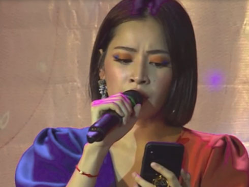Nghe Chi Pu cover 'Người hãy quên em đi'
