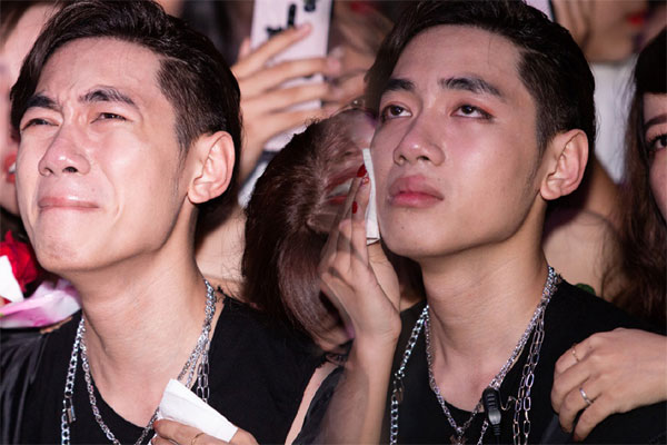 Tuyển tập ảnh k icm khóc và các MV cảm động của K-ICM