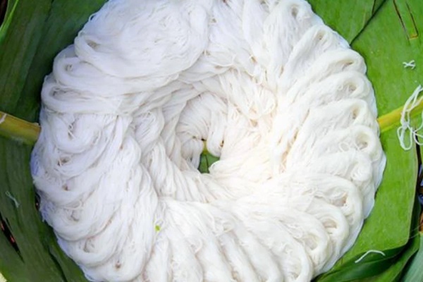 Muốn mua bún ngon, không hàn the chị em nhớ 4 tuyệt chiêu đơn giản này