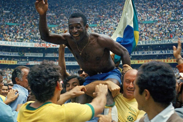 Những khoảnh khắc đáng nhớ nhất trong sự nghiệp của Pele
