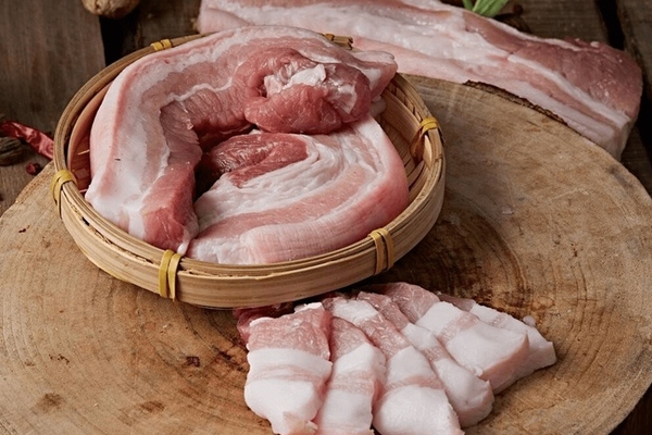 Nên chọn thịt ba chỉ trên hay thịt ba chỉ dưới trong chế biến món ăn?