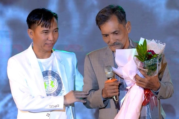 MC Ruby: 'Tôi không xô ngã, giật hoa gắn tiền của nghệ sĩ Thương Tín'