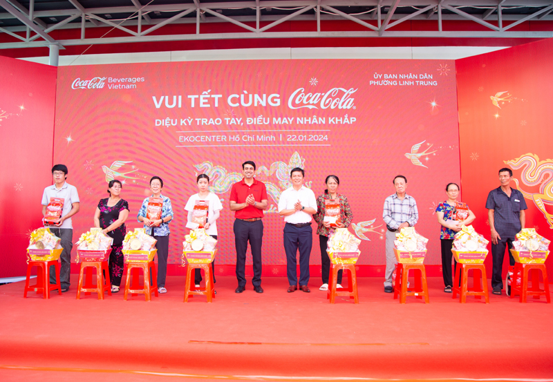 Coca-Cola Việt Nam tặng quà Tết cho hàng nghìn hoàn cảnh khó khăn