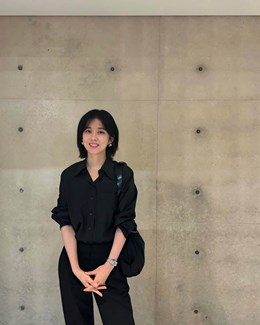 Mặc trang phục màu trung tính, phụ nữ trên 40 tuổi nên tham khảo Jang Nara