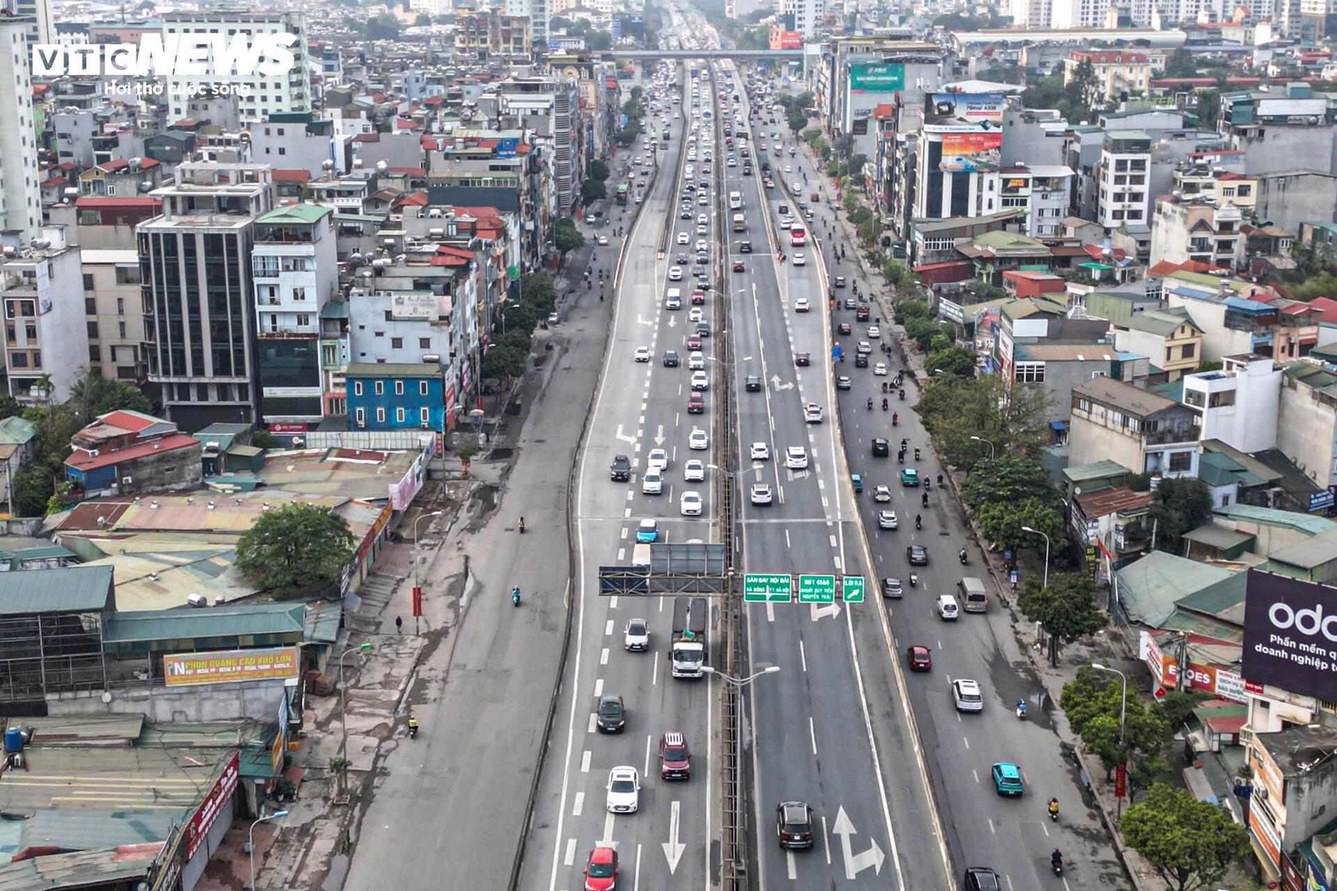 Người dân trở lại Hà Nội sớm, cao tốc Pháp Vân - Cầu Giẽ tắc dài hơn 2km